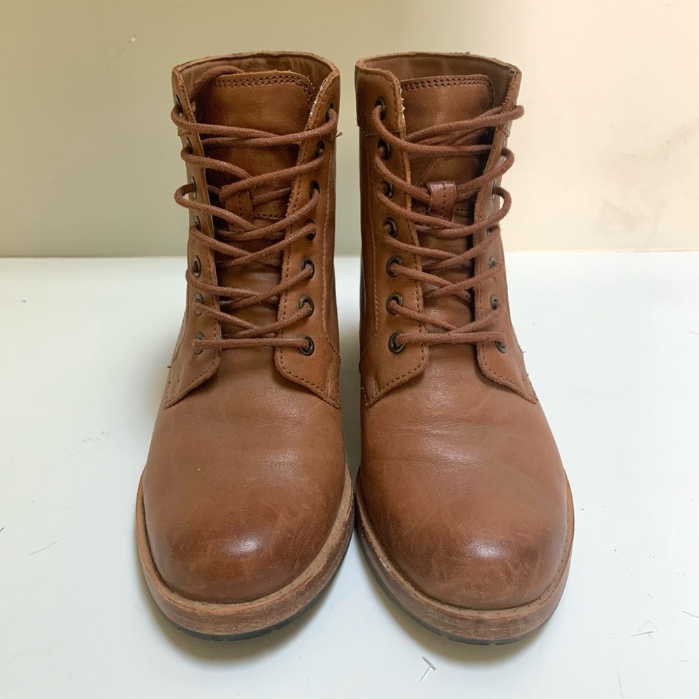 Clark’s Tan Leather Classic Lace-Up Boots - Gem